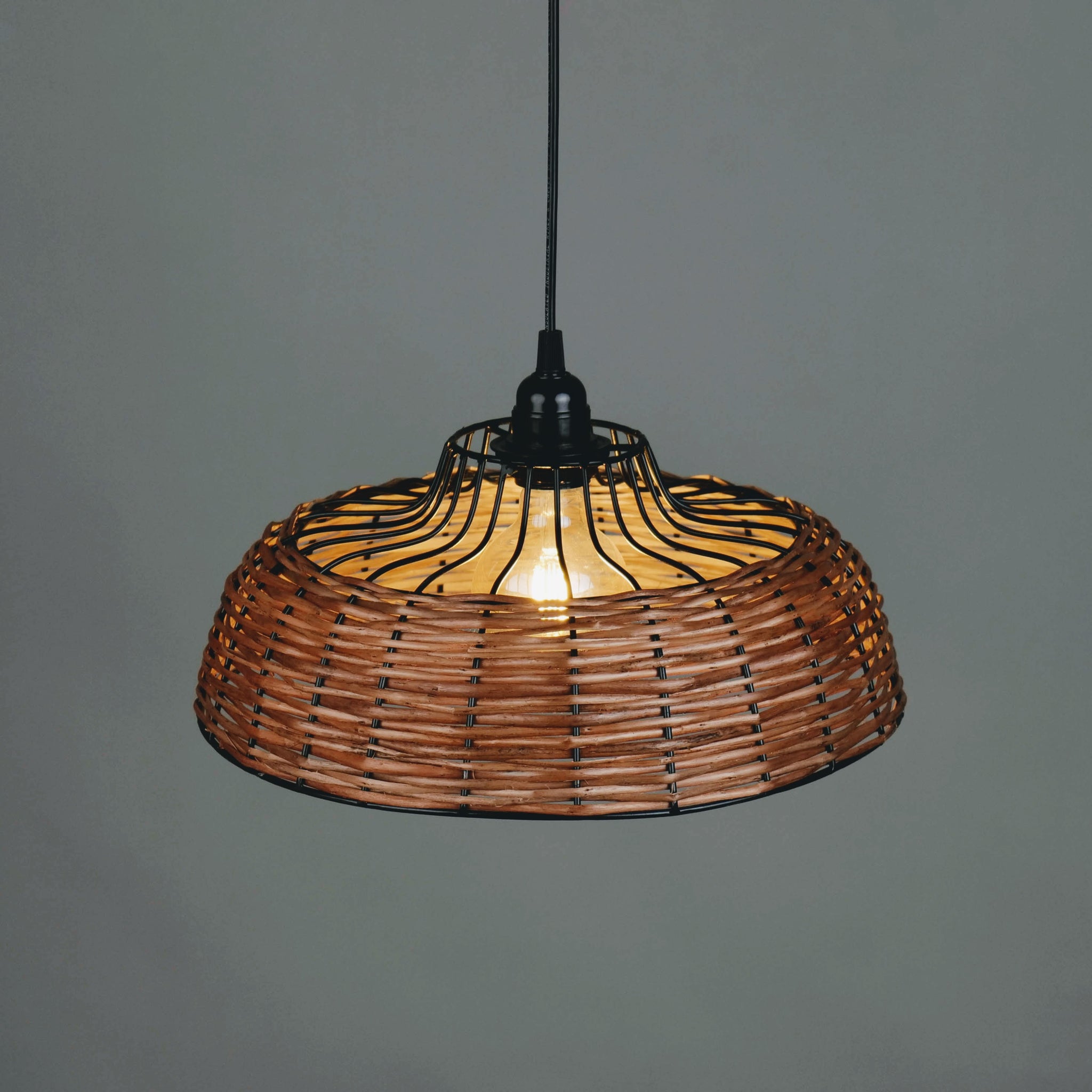 Cedar Pendant Lamp: Home Lighting For Architects & Designers